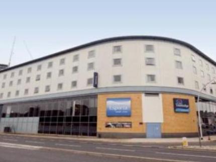 Hotels near The Coliseum Suite in Ilford